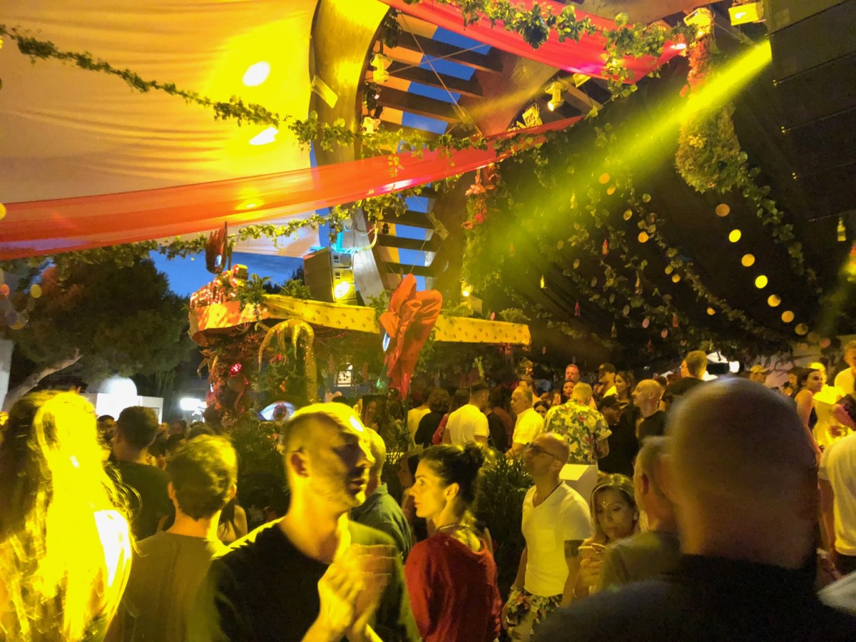 Ibiza Themed Party - Bring the party to your house